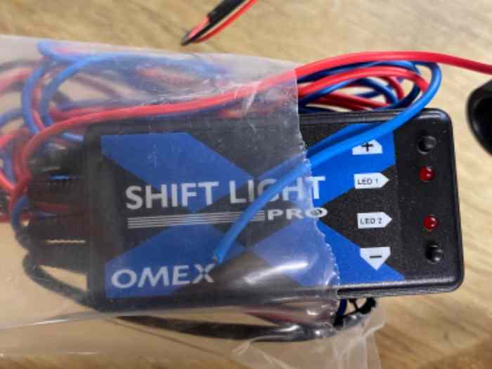 Shiftlight pro omex neuf - pièces et voitures de course à vendre, de rallye et de circuit.