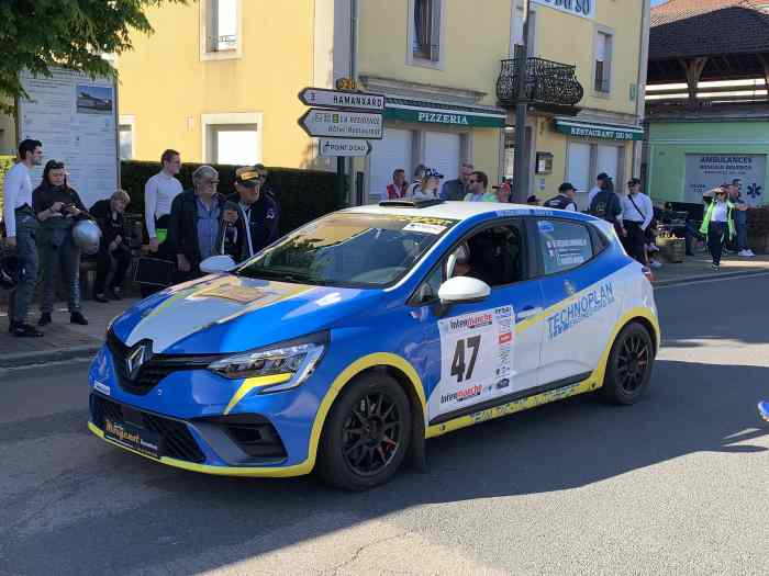 clio 5 rc5 rallye 5 . Dispo. - pièces et voitures de course à vendre, de rallye et de circuit.