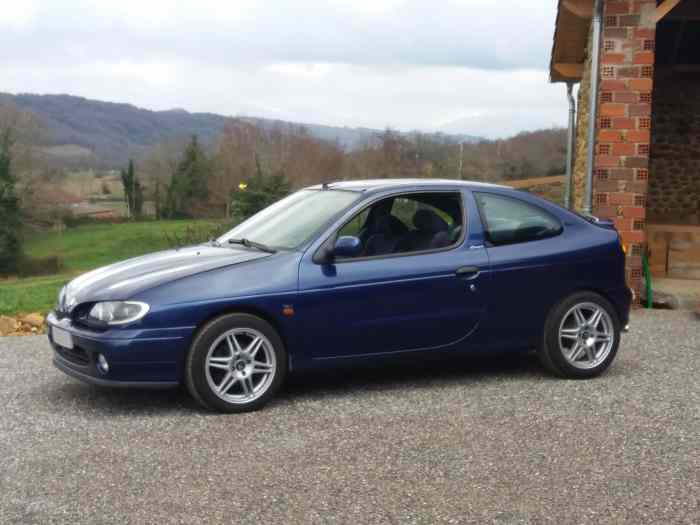 Mégane Coupé F7R - pièces et voitures de course à vendre, de rallye et ...