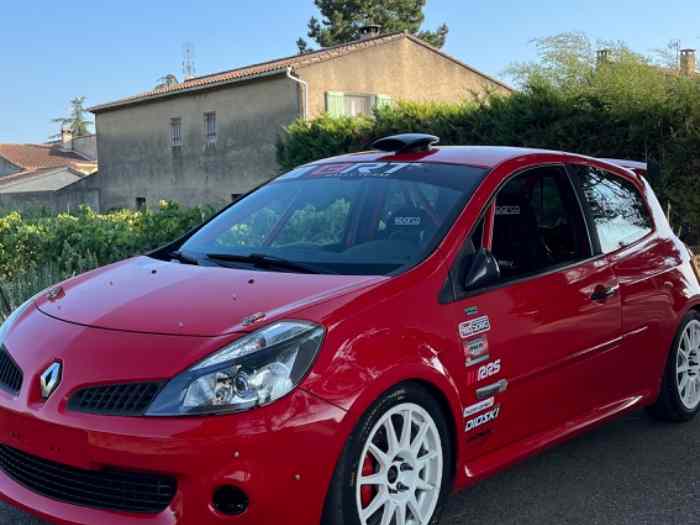 Clio F214 - pièces et voitures de course à vendre, de rallye et de circuit.