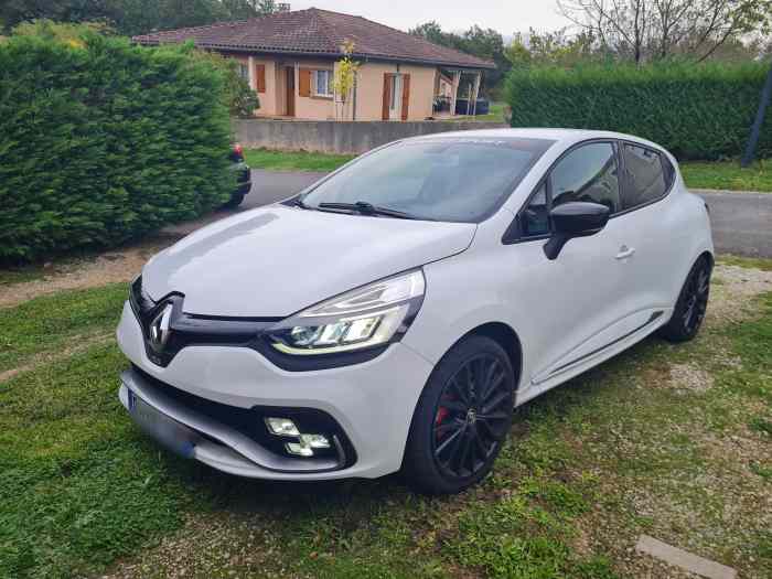 Renault Clio 4 Rs Ph2 - pièces et voitures de course à vendre, de rallye et de circuit.
