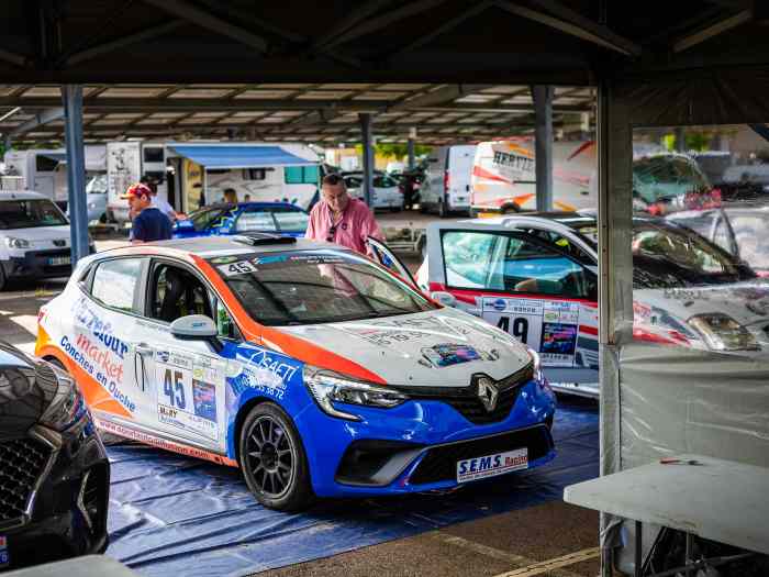 CLIO RALLYE 5 - pièces et voitures de course à vendre, de rallye et de circuit.