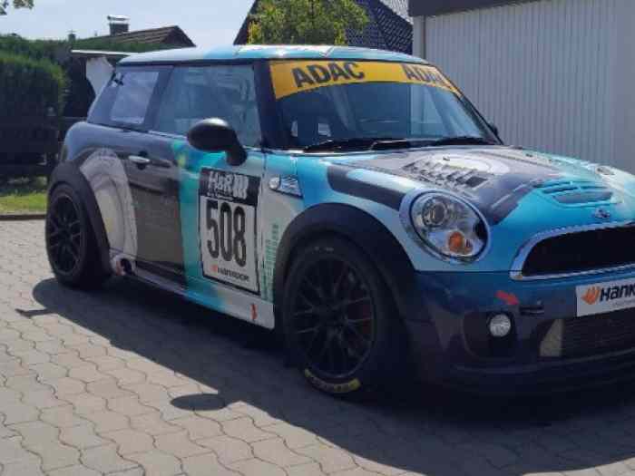 MINI R56 race car - FT3 tank and a lot of new parts - pièces et ...