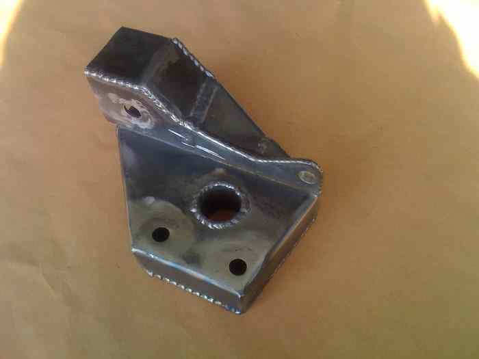 Support Boite Mécano soudé Clio GrA - pièces et voitures de course à ...